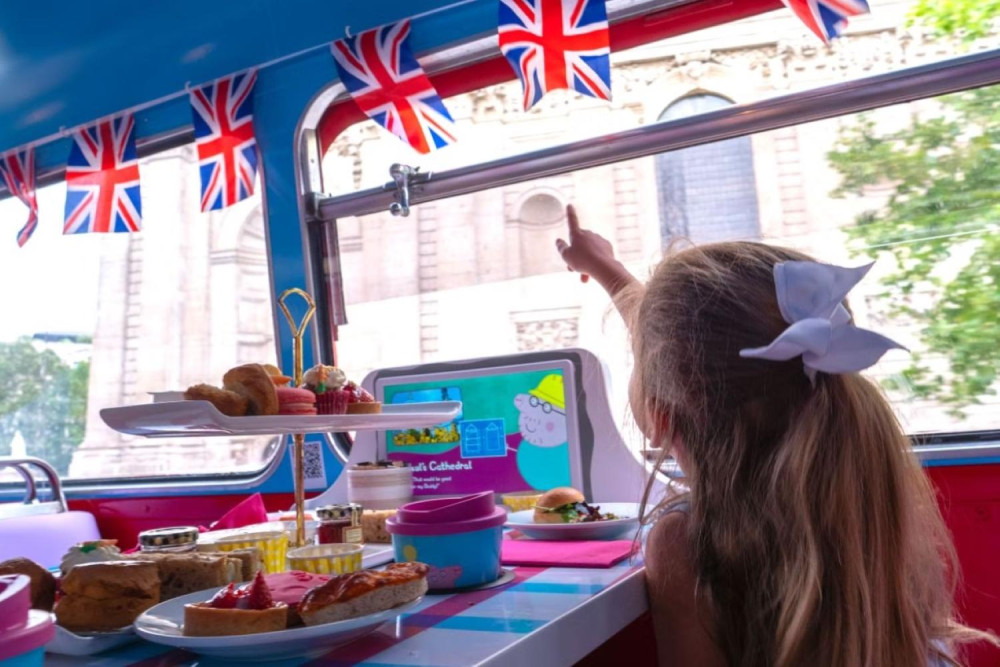 Peppa Pig Afternoon Tea Bus Tour - VIP - London | Project Expedition