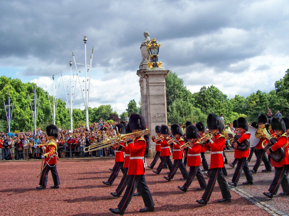 Changing of the Guard Guided Walking Tour Semi-Private - London ...