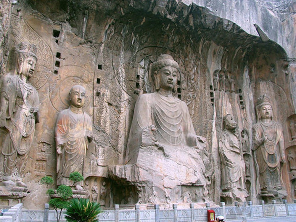 Private Luoyang Day Tour: Shaolin Temple & Longmen Grottoes - Luoyang | Project Expedition